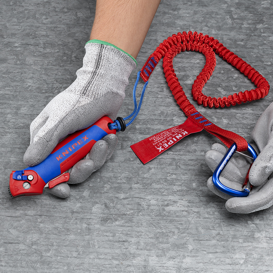 KNIPEX launches Stripping Knife with Guide Shoe and Ratchet Function